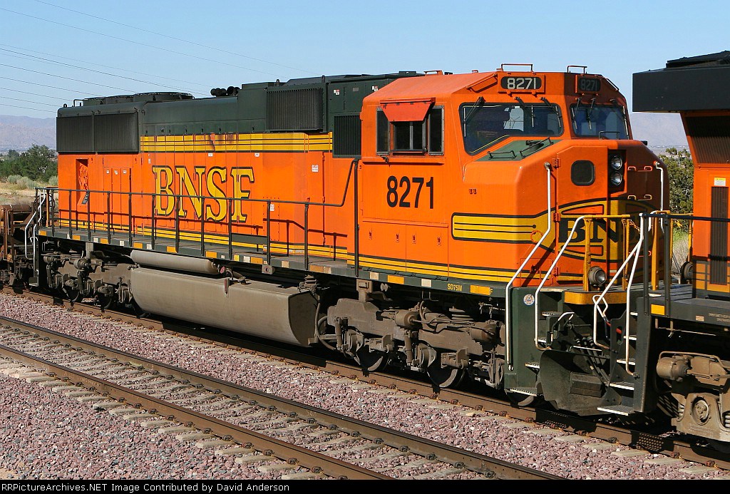 BNSF 8271